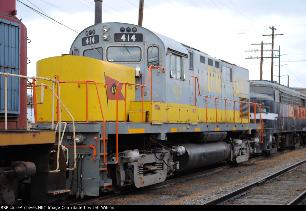 LV 414 awaiting shop time